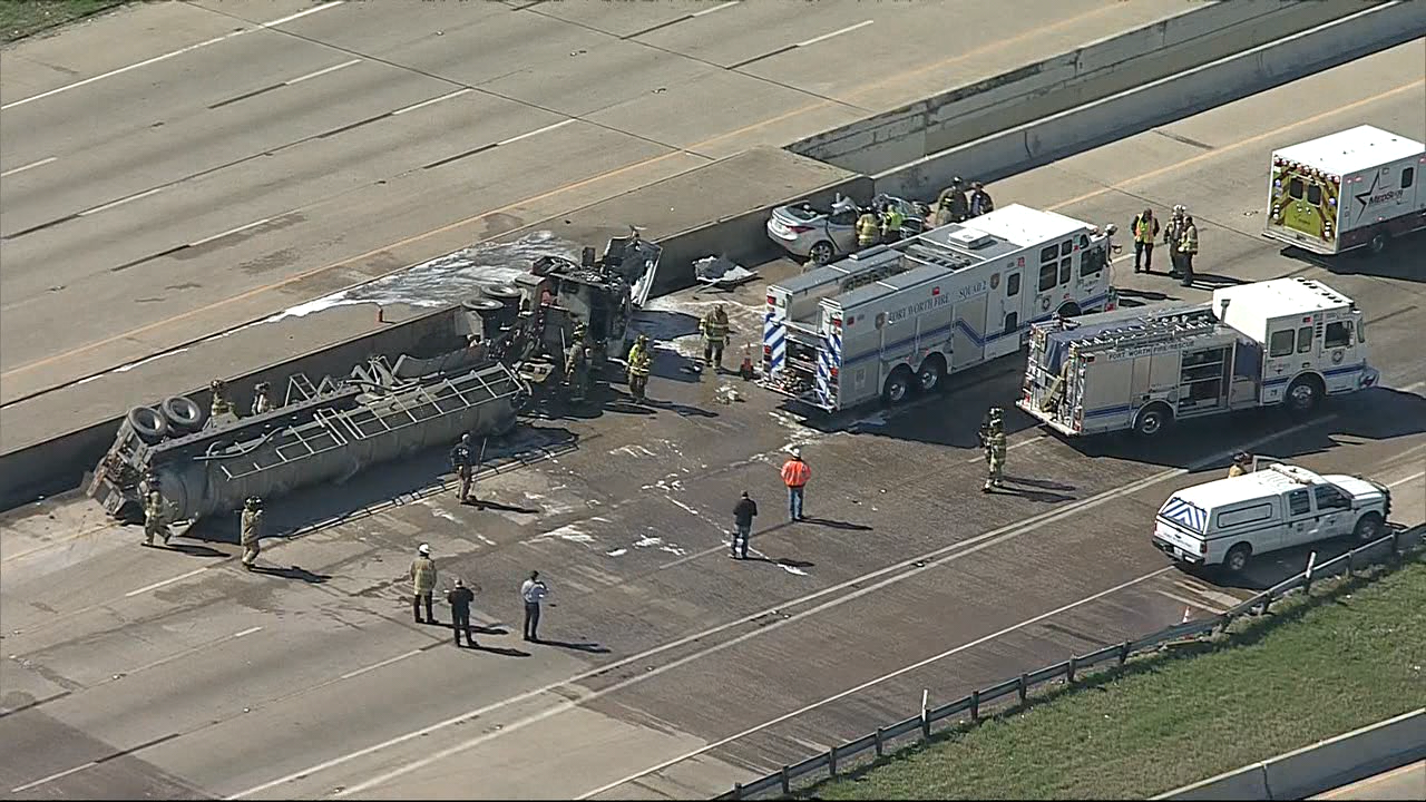 18-wheeler crash closes I-20 near I-35W | FOX 4 Dallas-Fort Worth