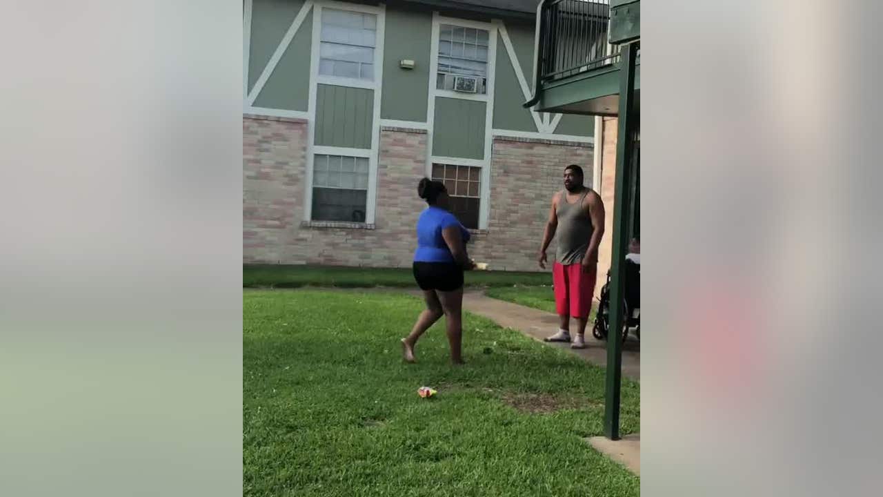 Woman swings baseball bat as fight breaks out at SE Houston apartment ...