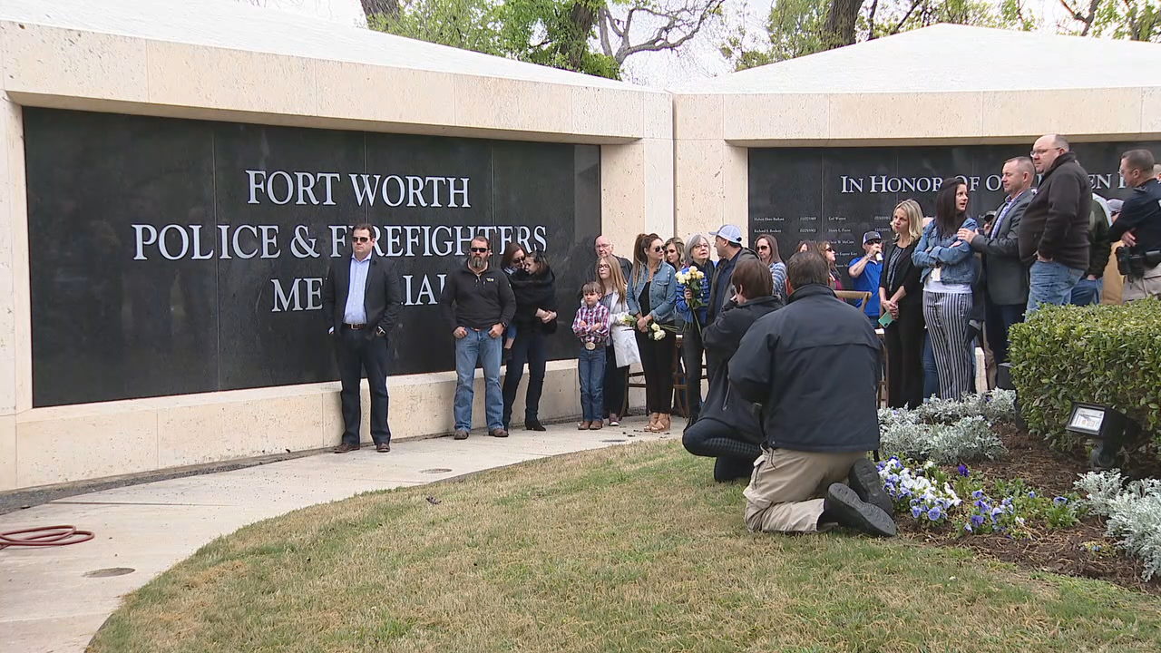 Garrett Hull's name added to Fort Worth's police and firefighters memorial
