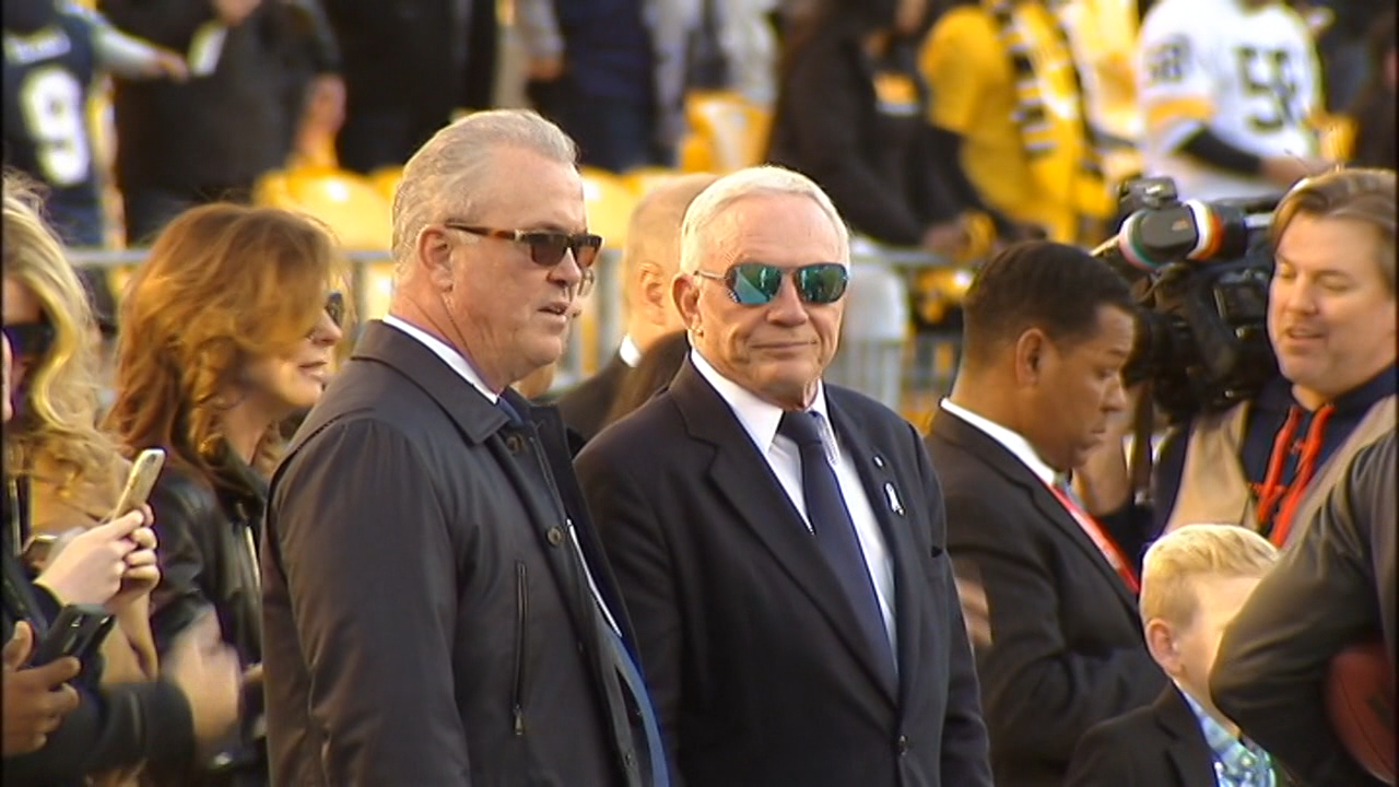 Jerry Jones holds meeting with Cowboys about anthem protests