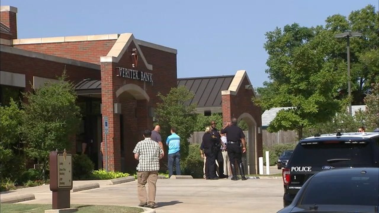 Two arrested after attempted Fort Worth bank robbery | FOX 4 Dallas ...
