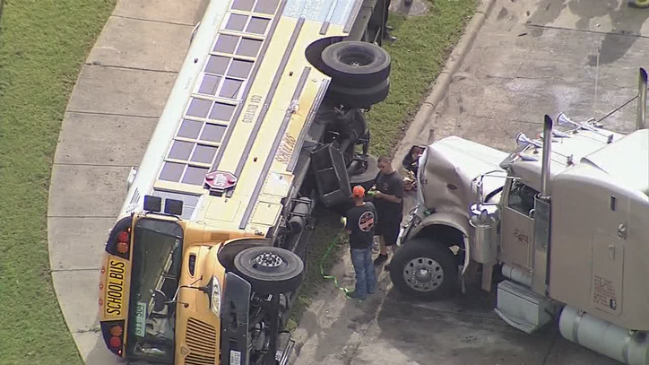 Garland school bus flips in multi-vehicle accident | FOX 4 News Dallas ...