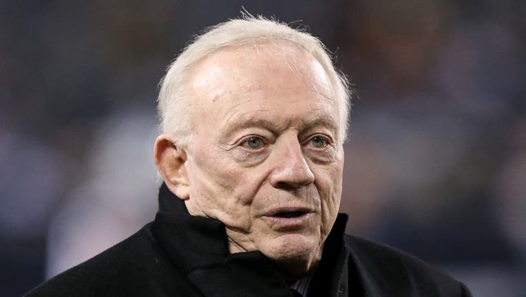 Jerry Jones gets dumped off air for cursing during heated radio ...