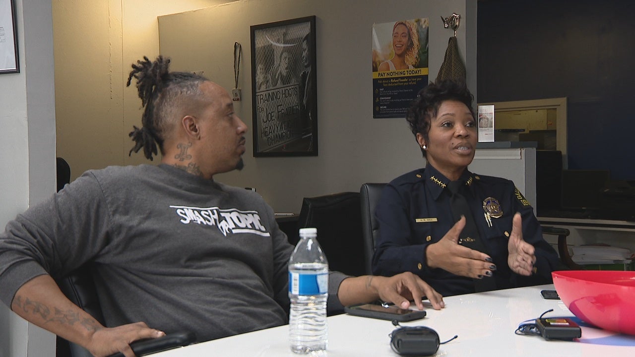 Dallas police chief meets with social media crime vlogger in effort to ...