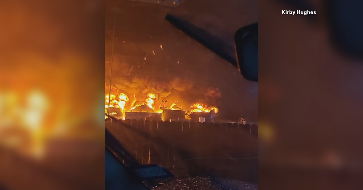 Lightning strike causes Springtown oil tank fire | FOX 4 Dallas-Fort Worth