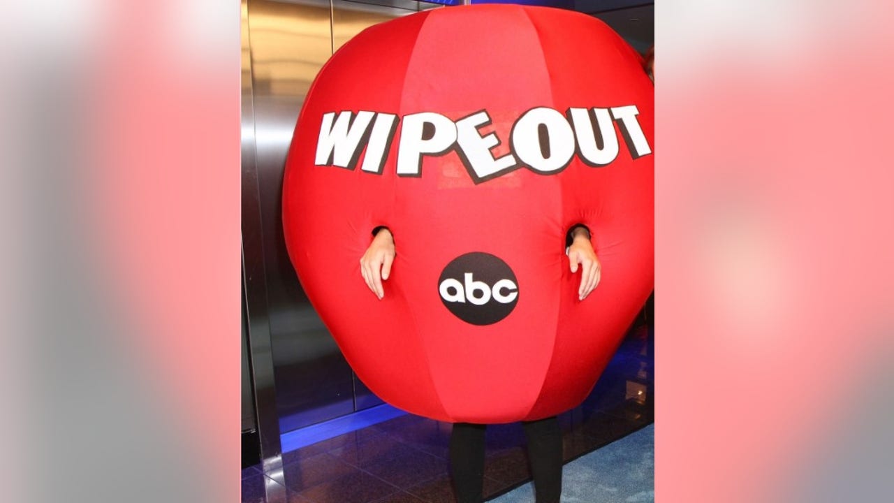 'Wipeout' contestant dead after completing obstacle course | FOX 4 ... 'Wipeout' contestant dead after completing obstacle course | FOX 4 ...