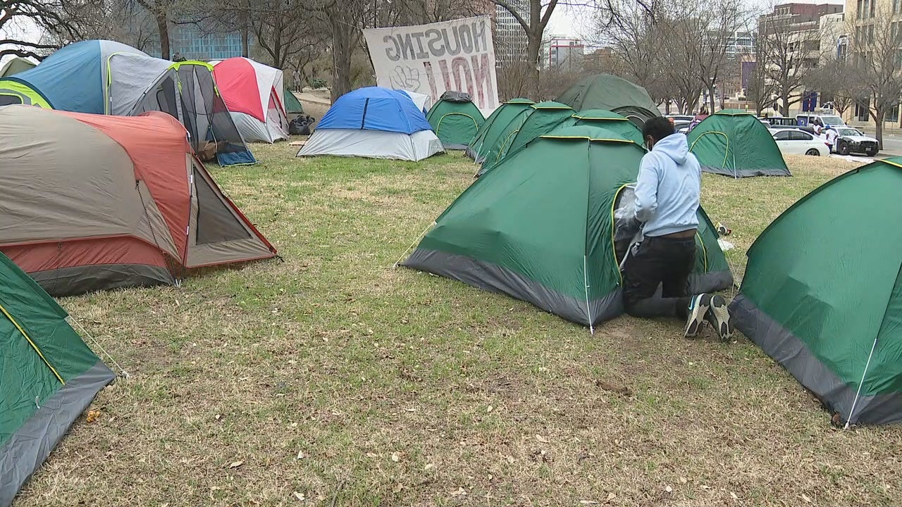 Homeless encampment sets up outside Dallas City Hall to put pressure on ...