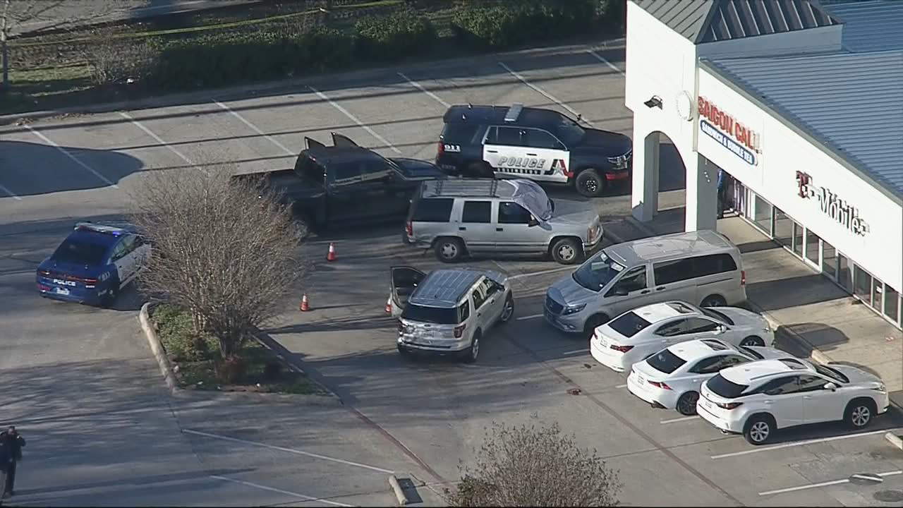 Arlington Officer Kills Armed Man At Strip Mall Fox 4 Dallas Fort Worth