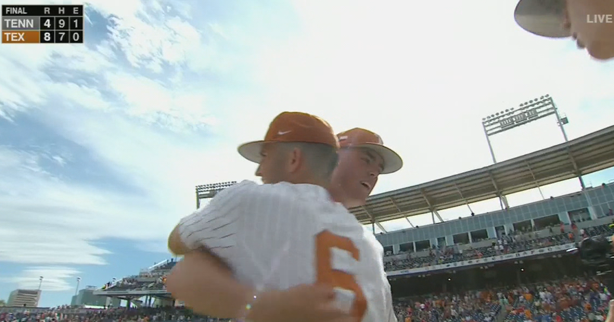 Texas extends CWS stay, knocks out Volunteers with 8-4 win | FOX 4 ...