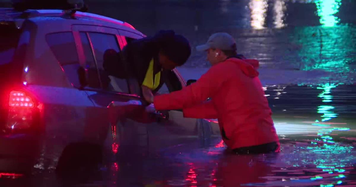 Dallas Flooding: Water rescue by FOX Weather reporter caught on camera ...