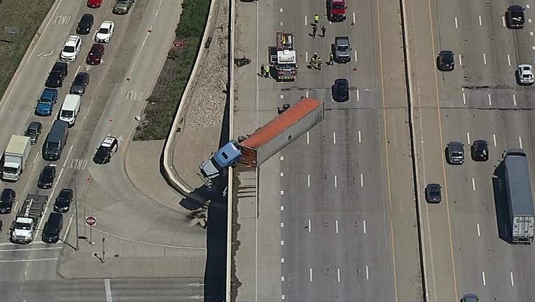 18 Wheeler Hangs From Allen Overpass Driver Dies In Crash Fox 4