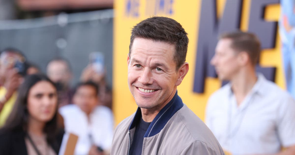 Mark Wahlberg Dallas Specs