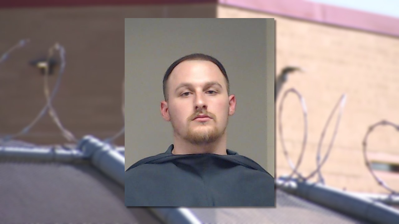 Collin County Jailer Arrested For Sneaking Inmate A Cell Phone