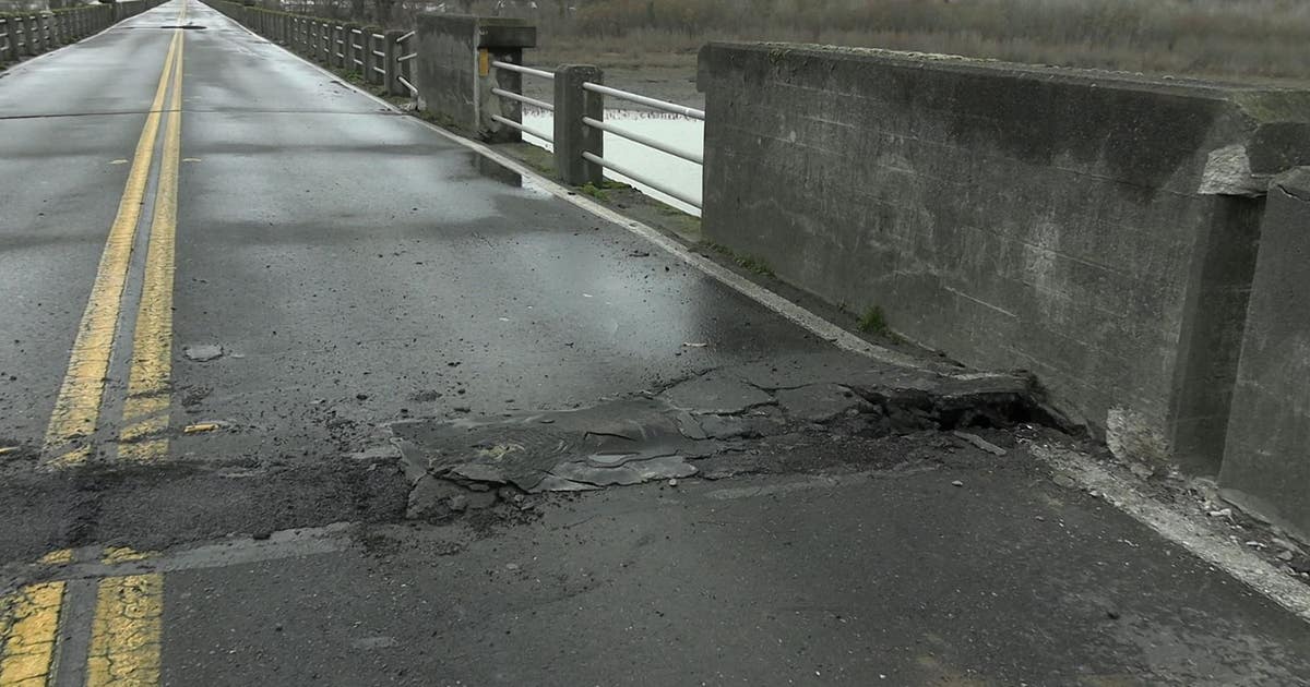 Northern California earthquake leaves 2 dead, buckles road, causes ...