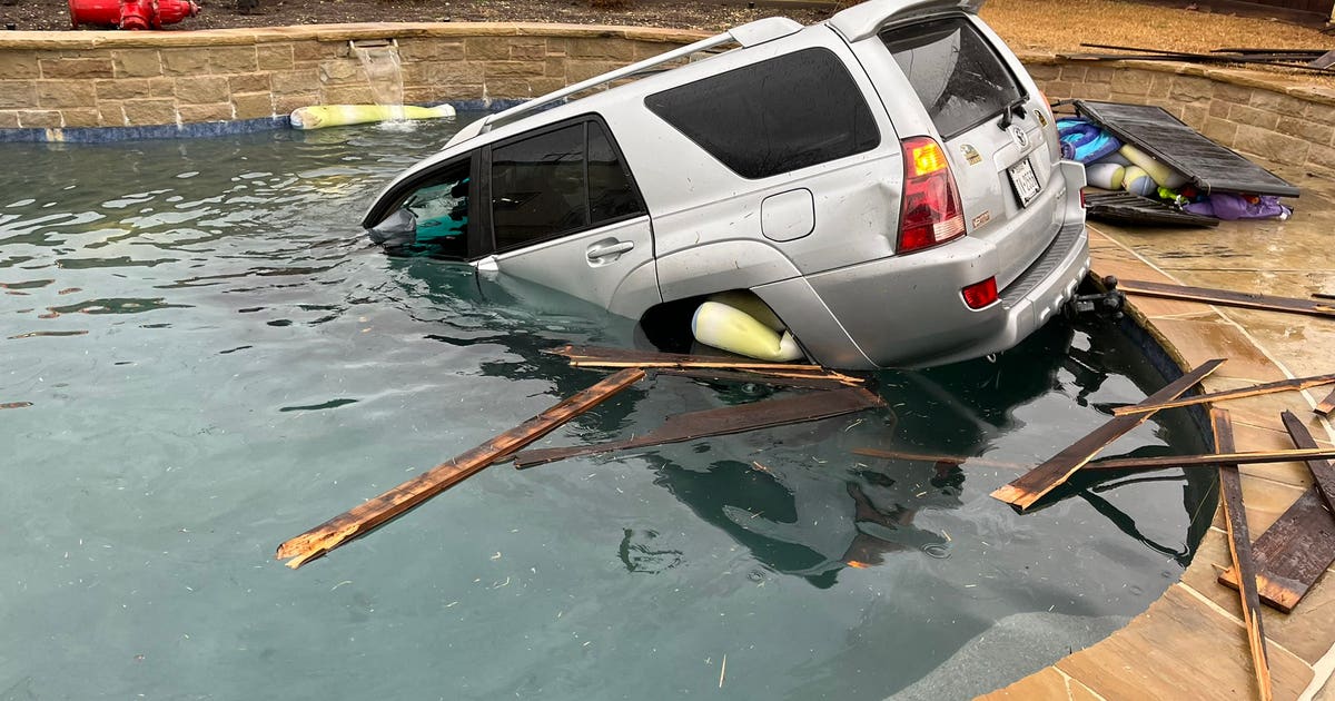 SUV crashes into Lake Worth swimming pool | FOX 4 Dallas-Fort Worth