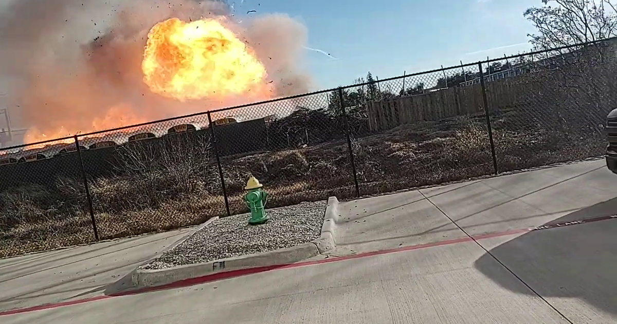 Truck fire explosion at Dallas industrial yard destroys trucks, school ...