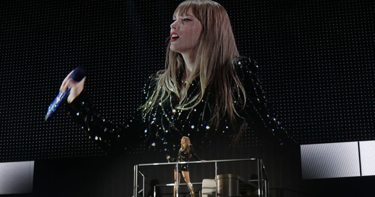 Taylor Swift fans set attendance record at AT&T Stadium | FOX 4 Dallas ...