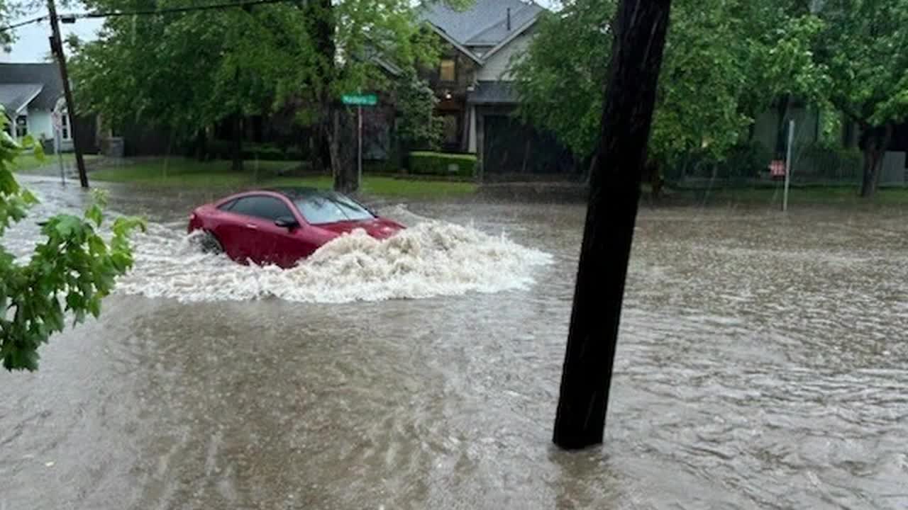 Dallas weather: Severe storms flood Dallas streets, cause major traffic ...