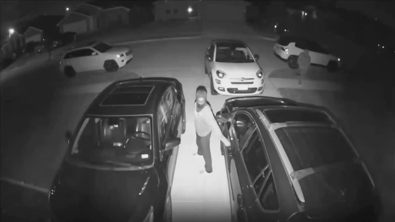 White Settlement Police Looking For Armed Group Stealing From Cars