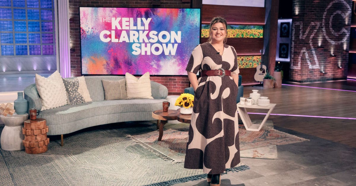 Kelly Clarkson responds to 'toxic' workplace claims about her talk show ...
