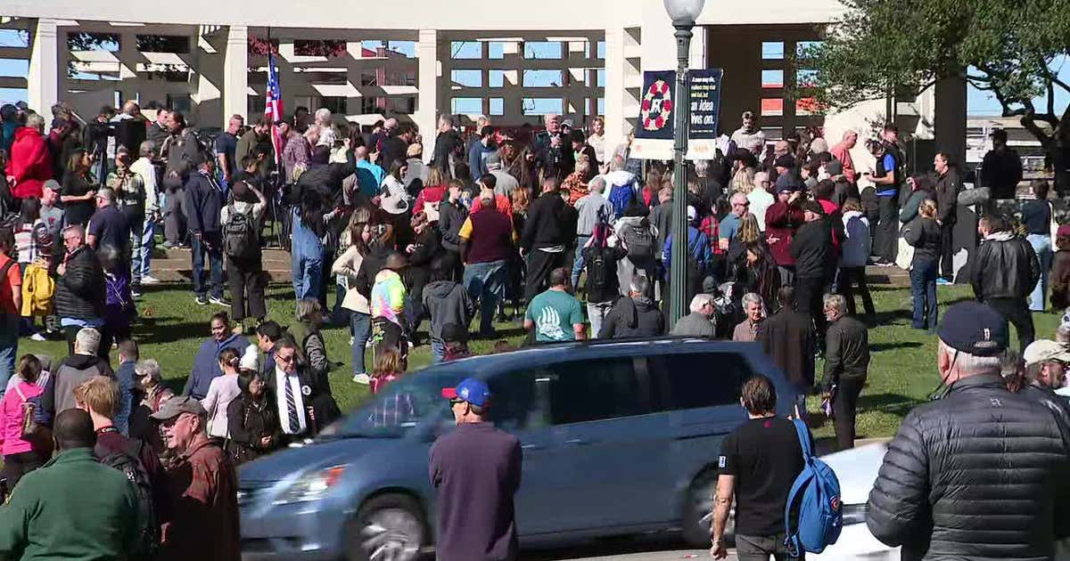 JFK Assassination: Hundreds gather at Dealey Plaza to mark 60 years ...