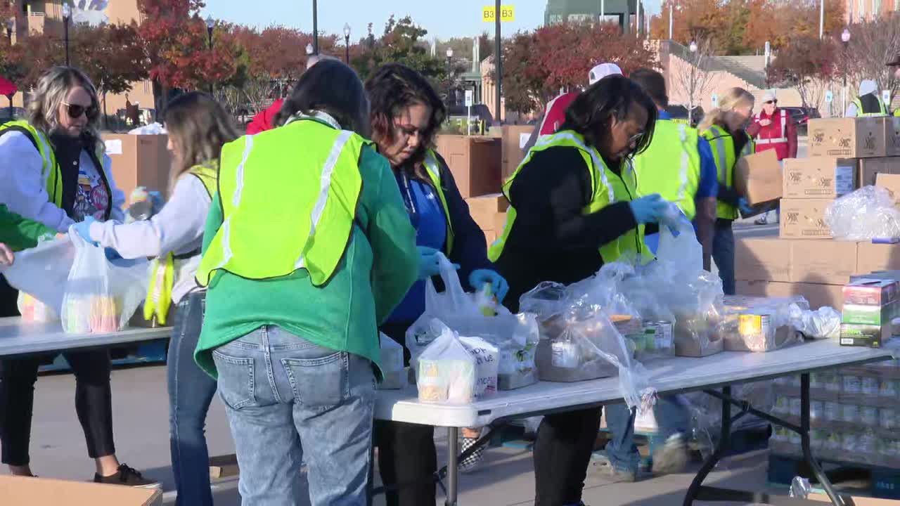 Major Food Giveaway Happening At Dickies Arena Today Fox 4 Dallas
