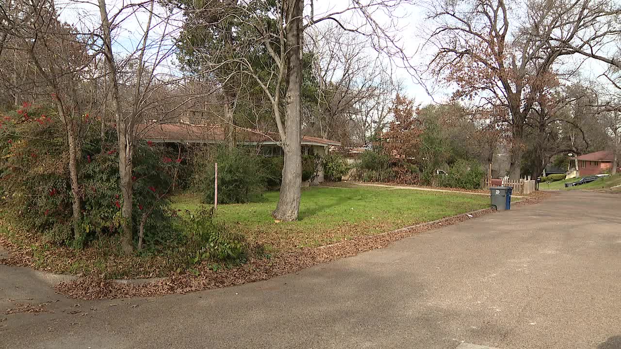 Dallas police investigating homicide; neighbor says it happened at ...