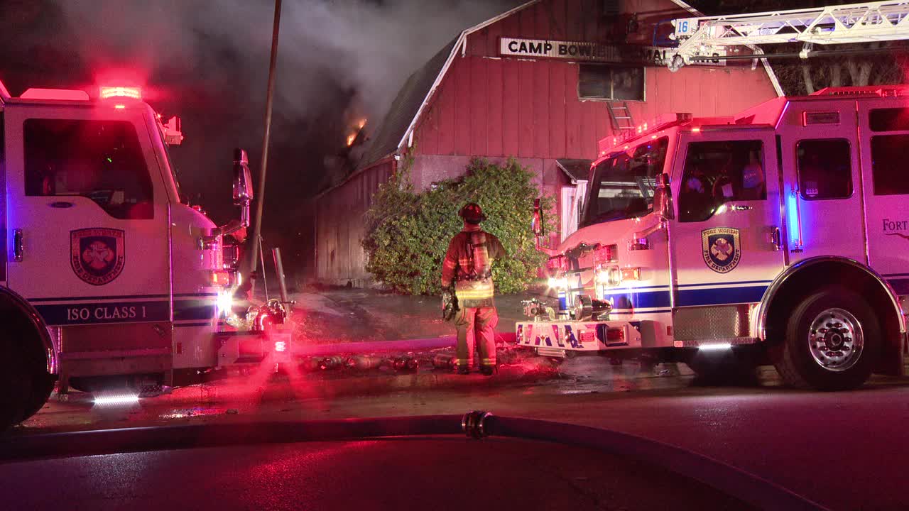 Vacant Fort Worth animal clinic destroyed by fire | FOX 4 Dallas-Fort Worth