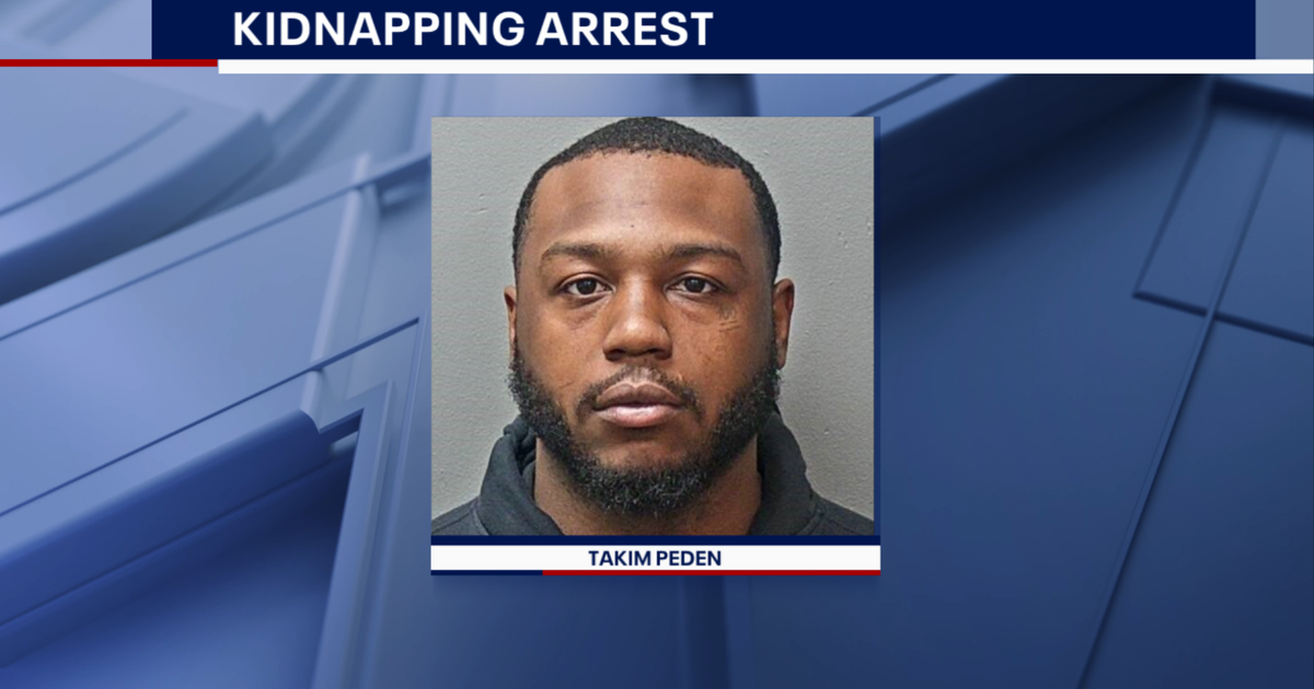 Man trapped in stolen van calls 911, helps police track down Fort Worth ...