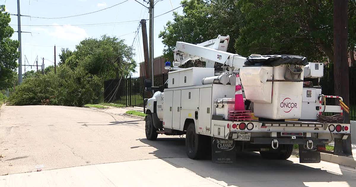 Power outages: Crews will work 'through the weekend' to restore power ...