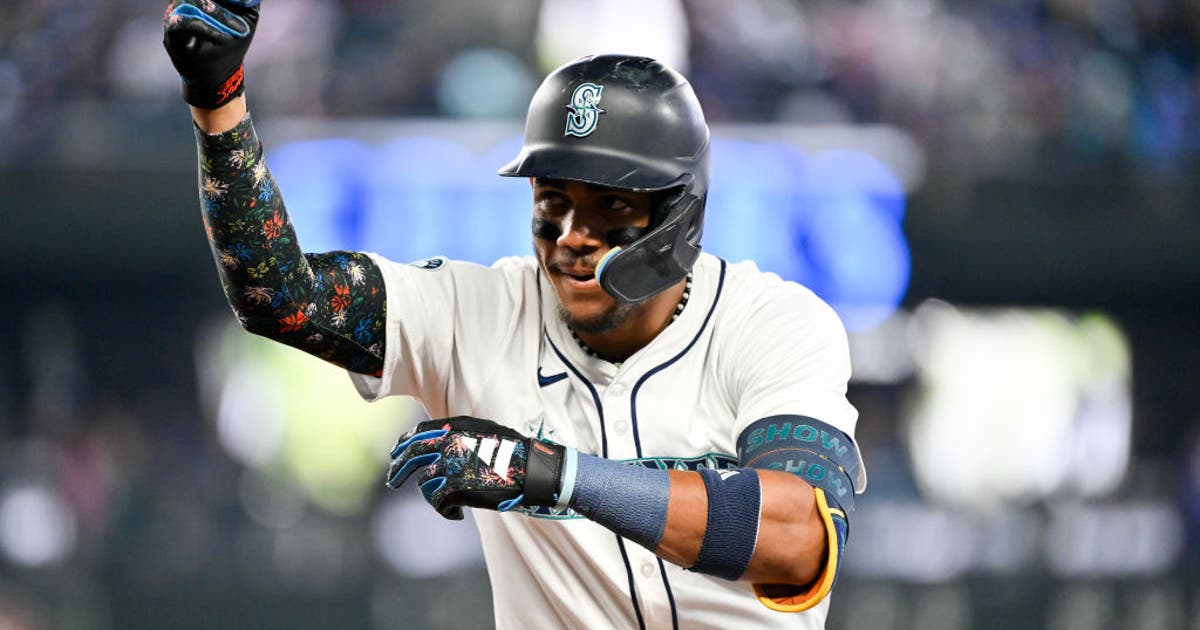 J-Rod goes deep to help Mariners win for 6th time in 7 games, 7-5 over ...