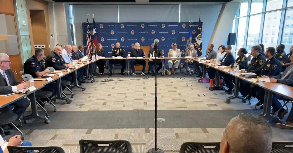 U.S. Marshals deputy director meets with North Texas law enforcement to ...