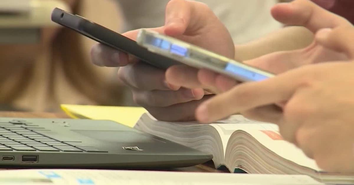 Grapevine Colleyville ISD cellphone policy now includes $15 fine | FOX ...