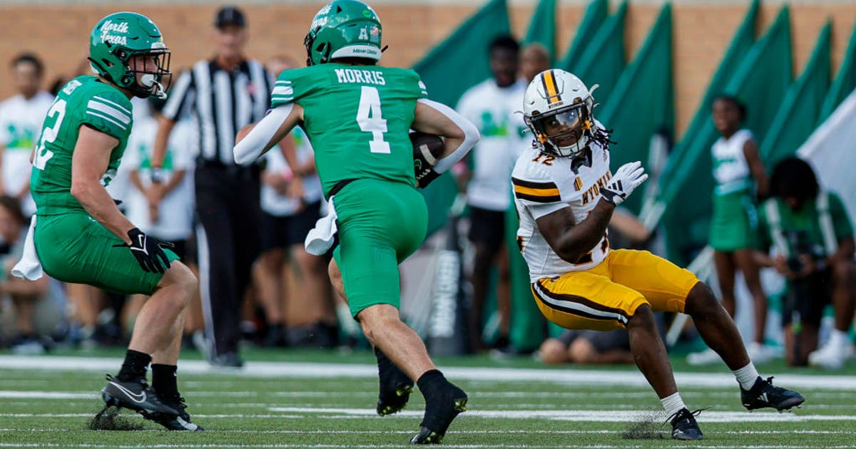 McGill, Morris lead North Texas to 44-17 trouncing over Wyoming | FOX 4 ...