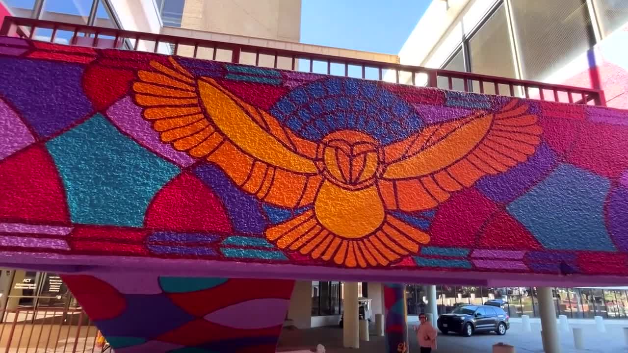 Art students paint mural to brighten TWU walkway | FOX 4 Dallas-Fort Worth