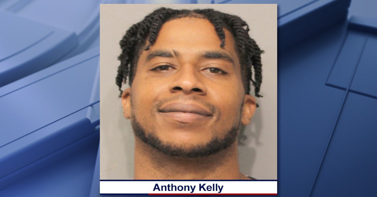 Wanted Texas felon used his child as a human shield against taser ...