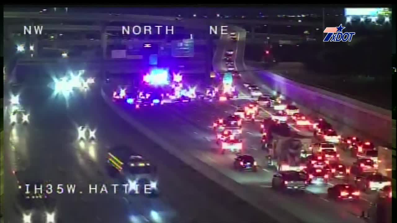 Northbound I-35W closed near downtown Fort Worth after fatal crash ...