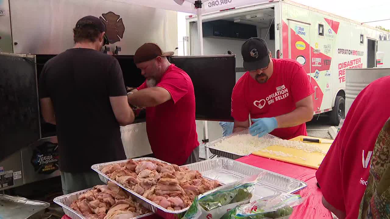 Texas flooding: DFW volunteers cook up free BBQ for Kerrville community ...