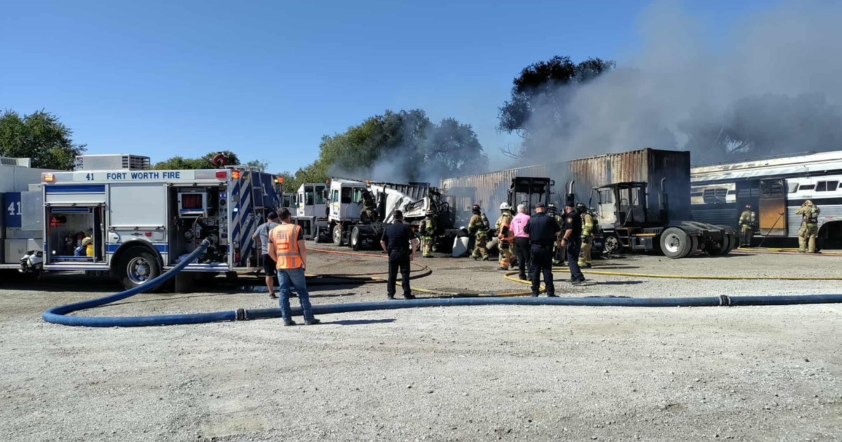 2 dead after small plane crashes near Fort Worth's Hicks Airfield | FOX ...