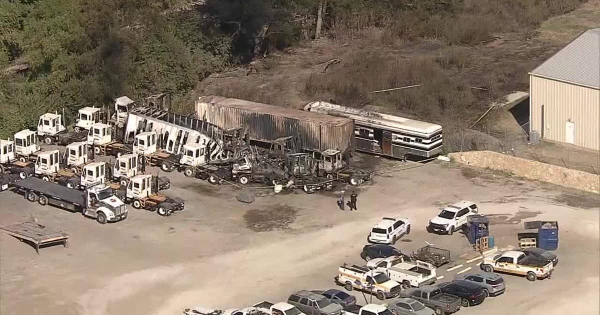 Company mourns employee killed in plane crash near Fort Worth ...
