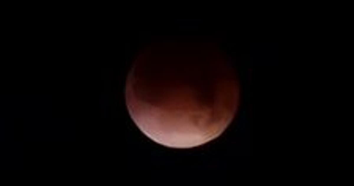 PHOTOS: 'Blood moon' total lunar eclipse glows over North Texas | FOX 4 ...