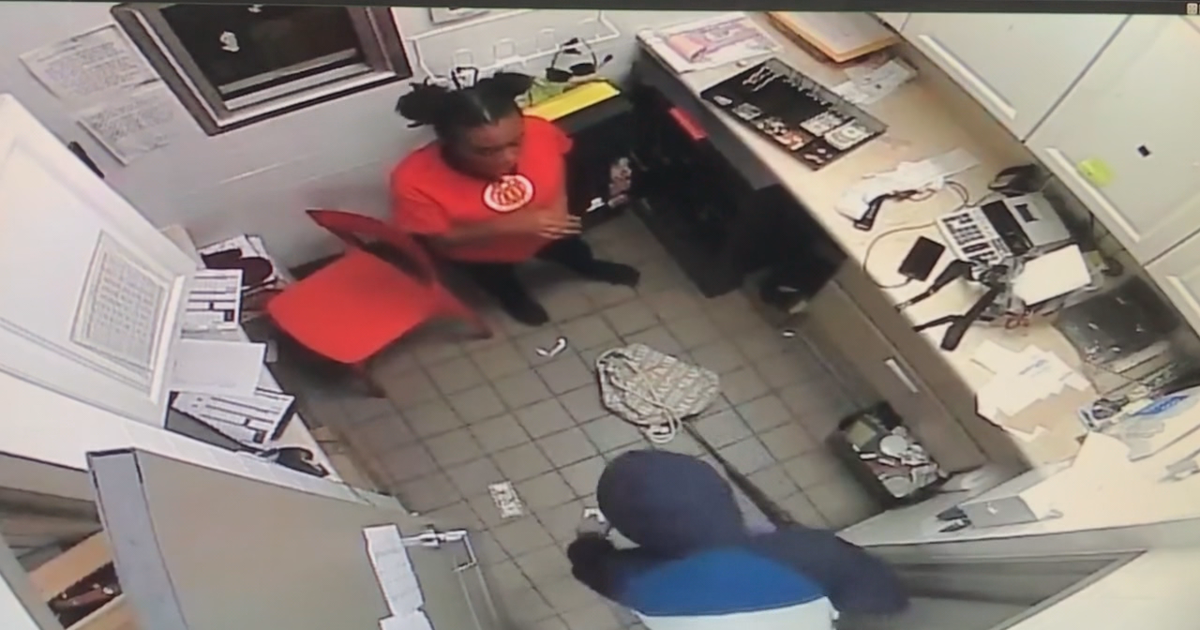 Police: Robber held McDonald's employees at gunpoint | FOX 5 Atlanta