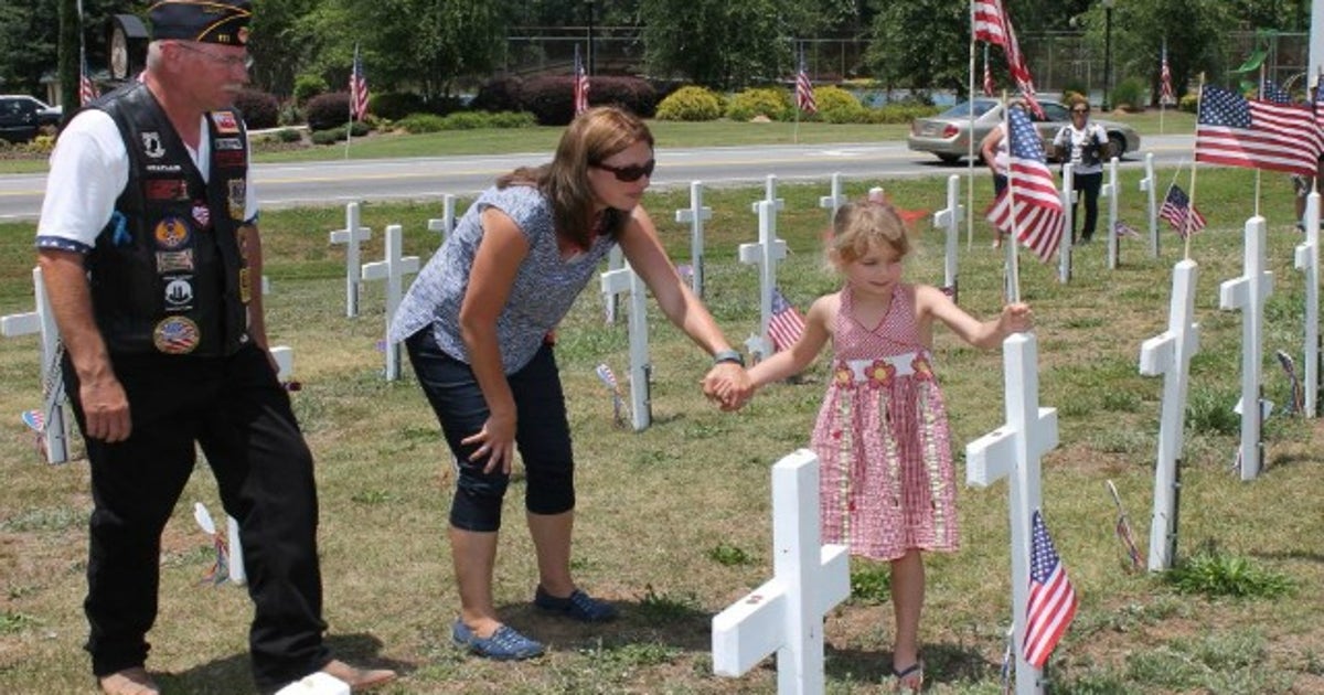 Hiram honors the fallen after restoring crosses | FOX 5 Atlanta