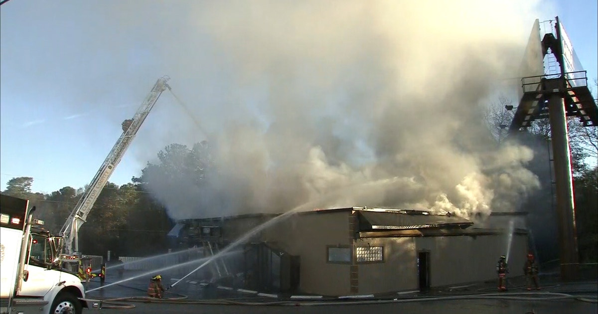 Firefighters battle blaze at Clayton County bar | FOX 5 Atlanta