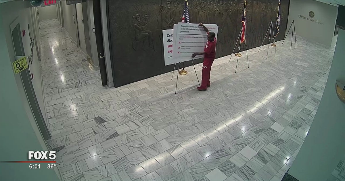 Ceasar Mitchell responds to sign stealing incident | FOX 5 Atlanta