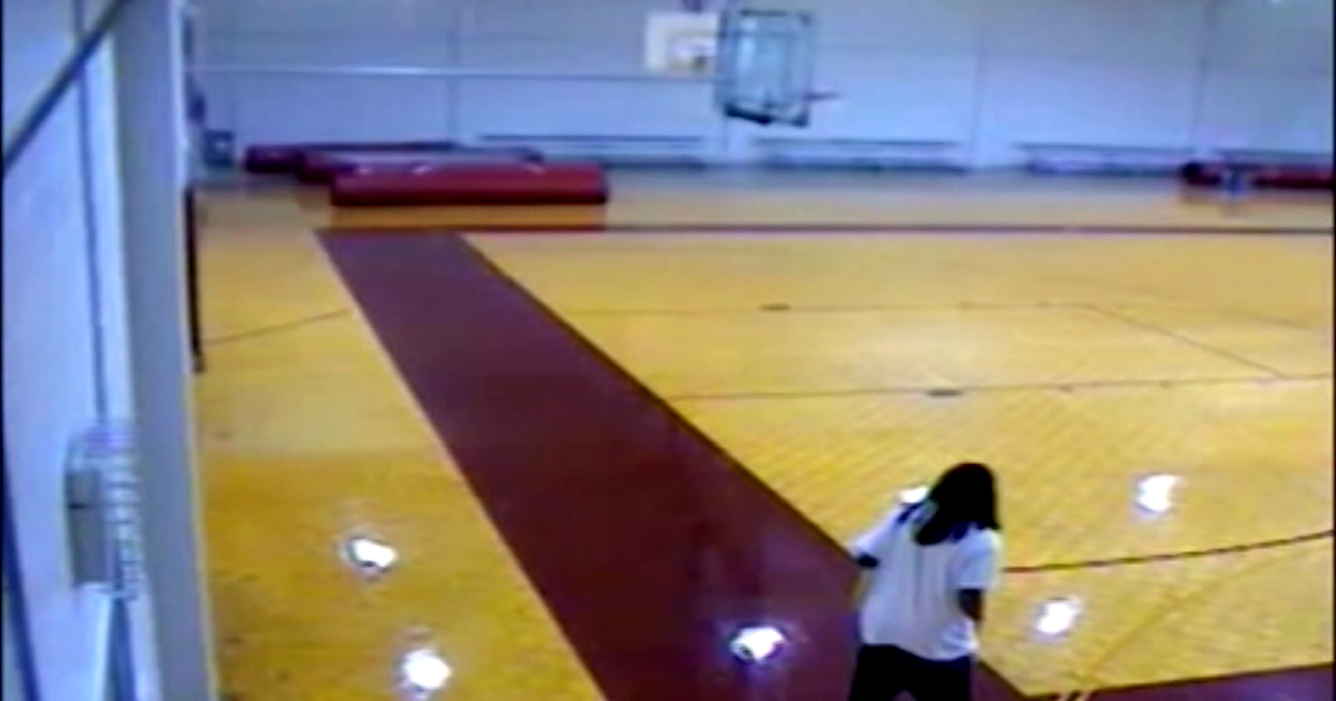 Kendrick Johnson Death: Group marches for Valdosta teen found dead in ...
