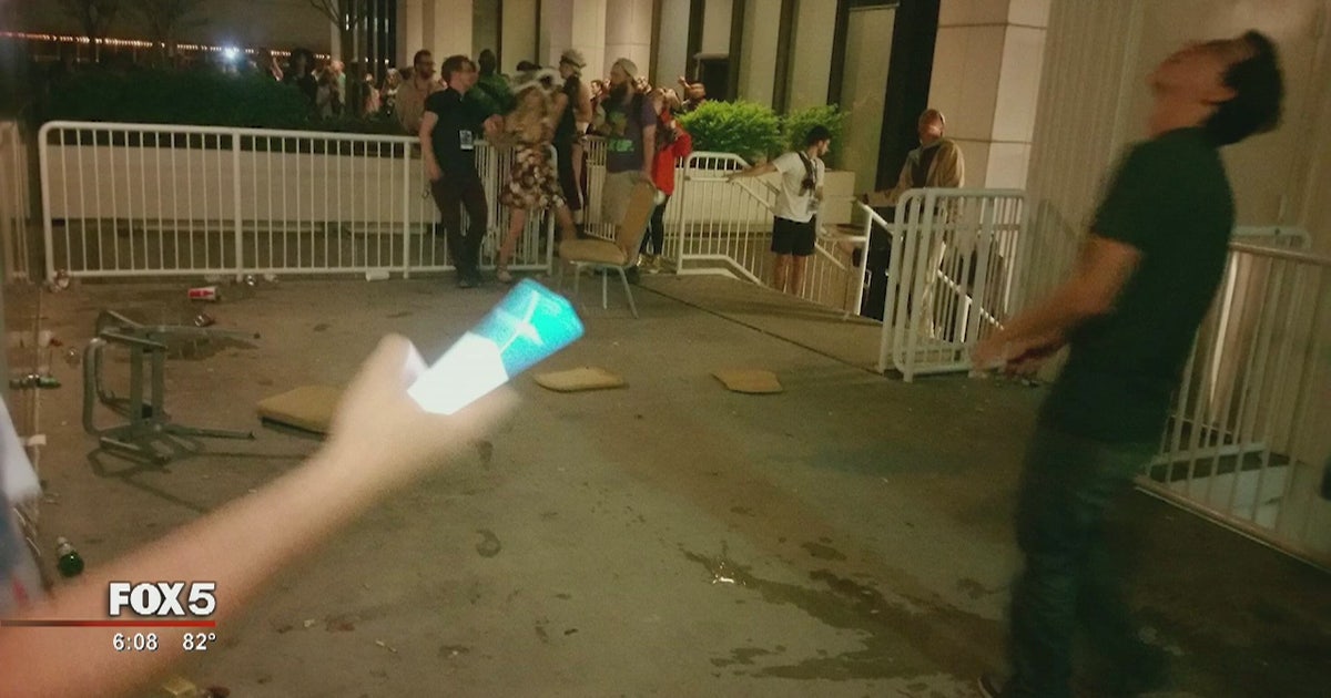 Dragon Con attendee hit by chair thrown from 10th floor of hotel | FOX ...
