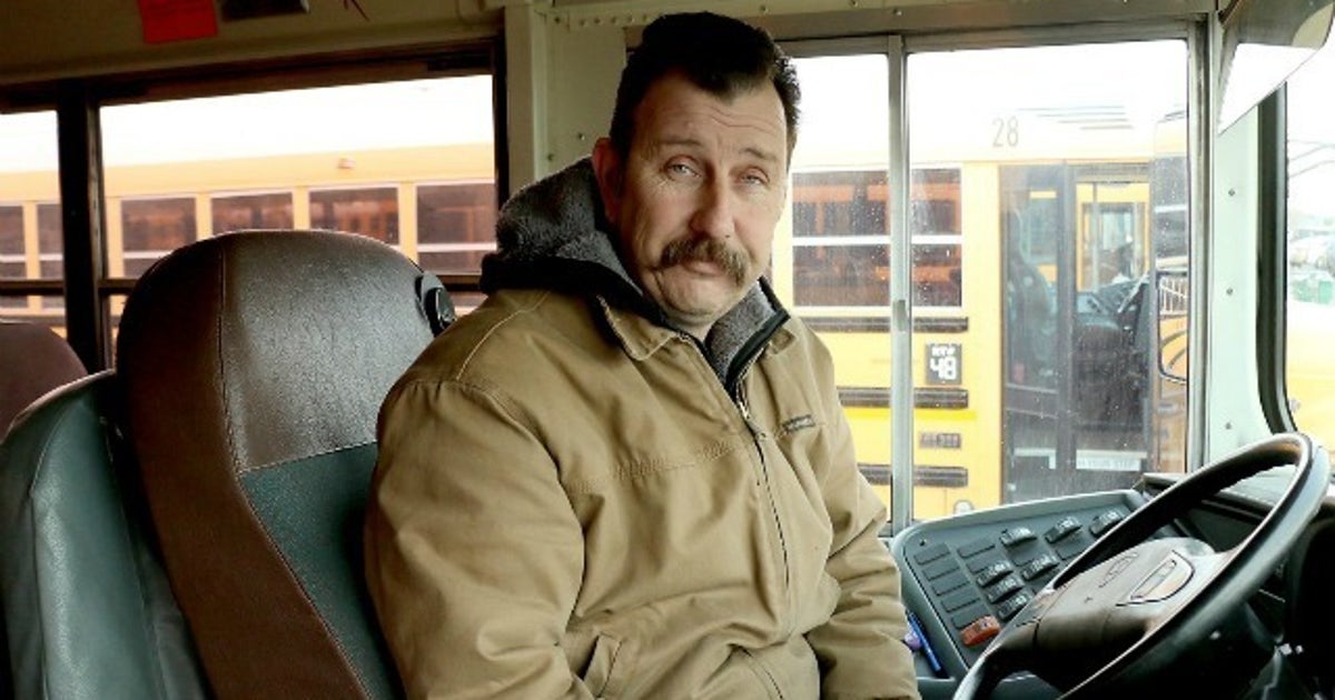 Bus driver buys cold weather gear for student in need | FOX 5 Atlanta