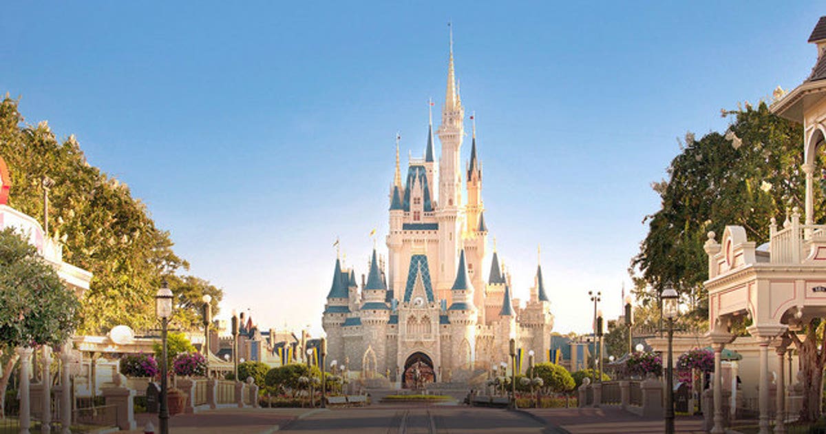Walt Disney World's Magic Kingdom reaches capacity New Year's Eve | FOX ...