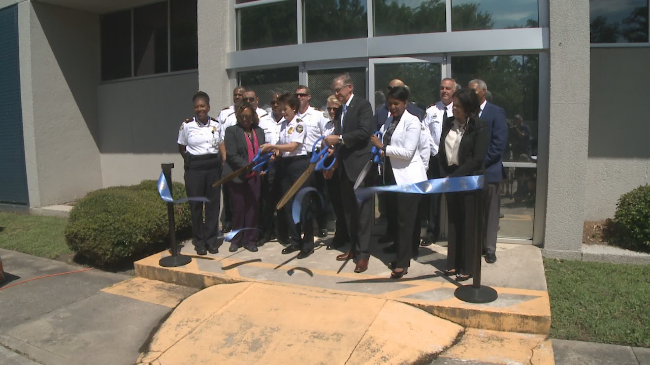 New APD mini-precinct officially opens | FOX 5 Atlanta